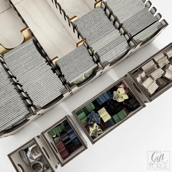 Tile divider compatible with Carcassonne - The GiftForge